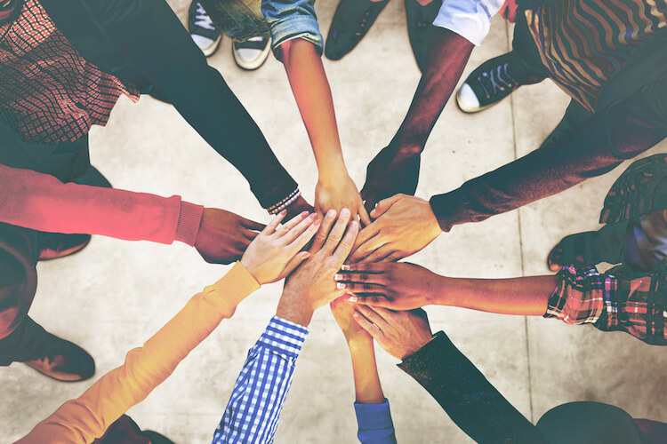 Community: come crearla, gestirla e perché è importante - Raffaele Gaito